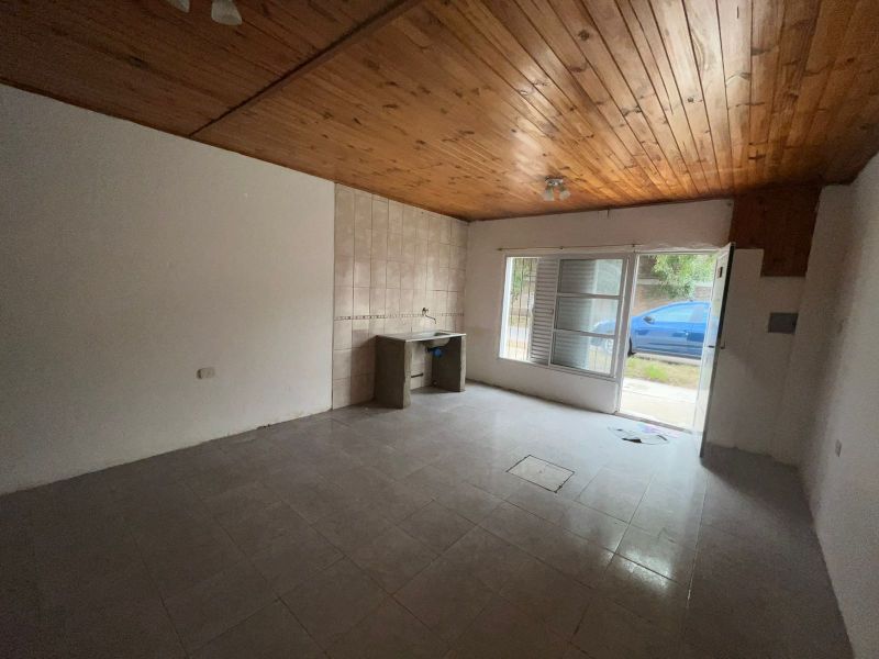 Alquiler | Casa de 1 Dorm a 50mts de Av. Aristobulo del Valle | 9010 ...