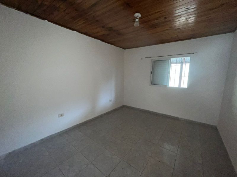 Alquiler | Casa de 1 Dorm a 50mts de Av. Aristobulo del Valle | 9010 ...